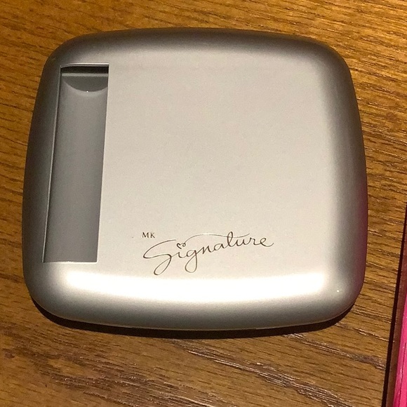 Mary Kay | Makeup | Mary Kay Signature Customers Compact New In Box ...
